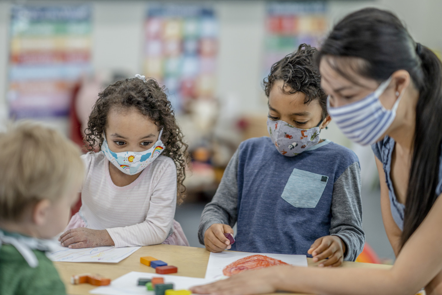 Covid-19 : qu’en est-il du nouveau protocole sanitaire à l'école ...