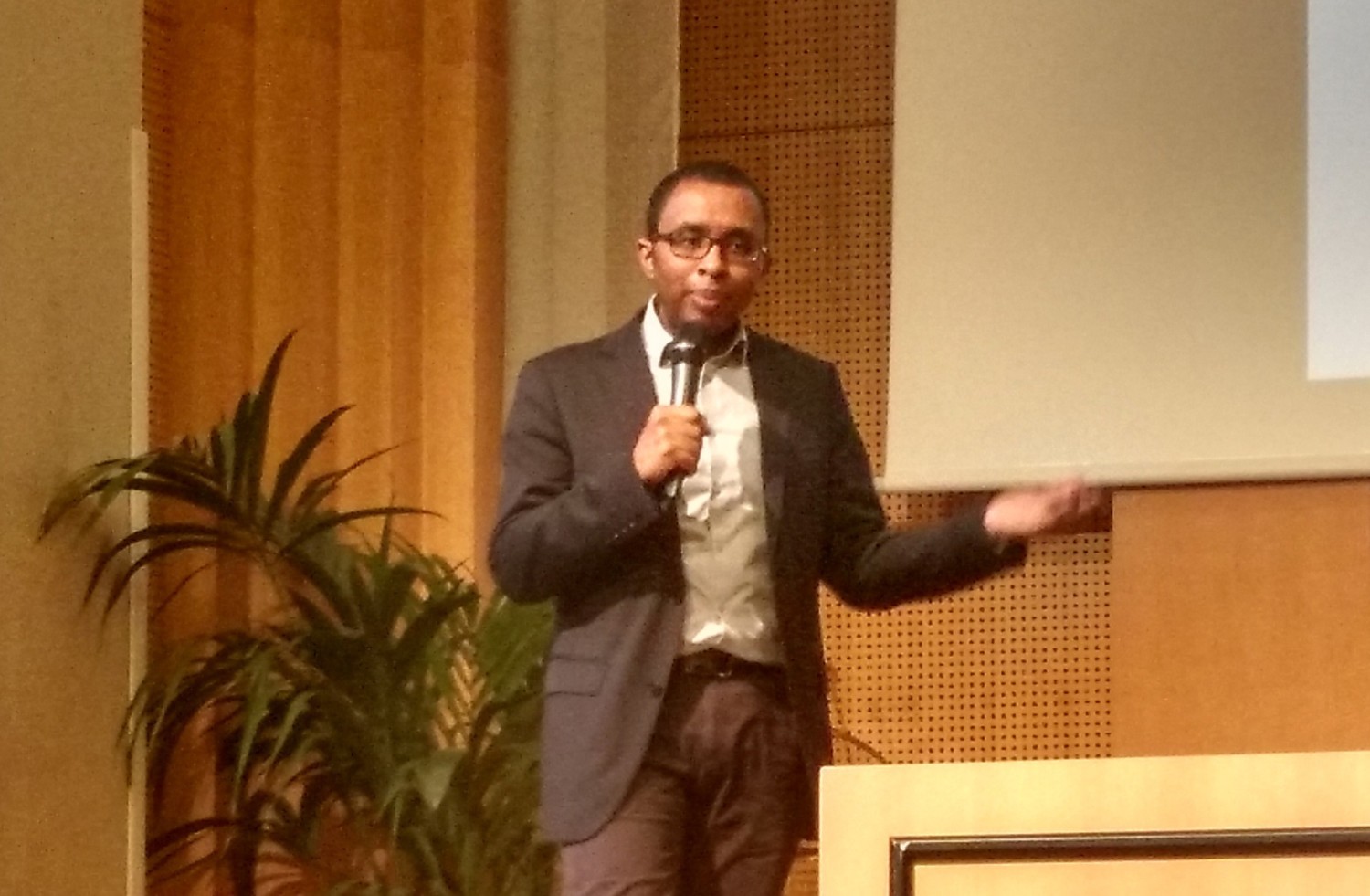 Portrait de Pap Ndiaye, nouveau ministre de l'Education - VousNousIls Primaire